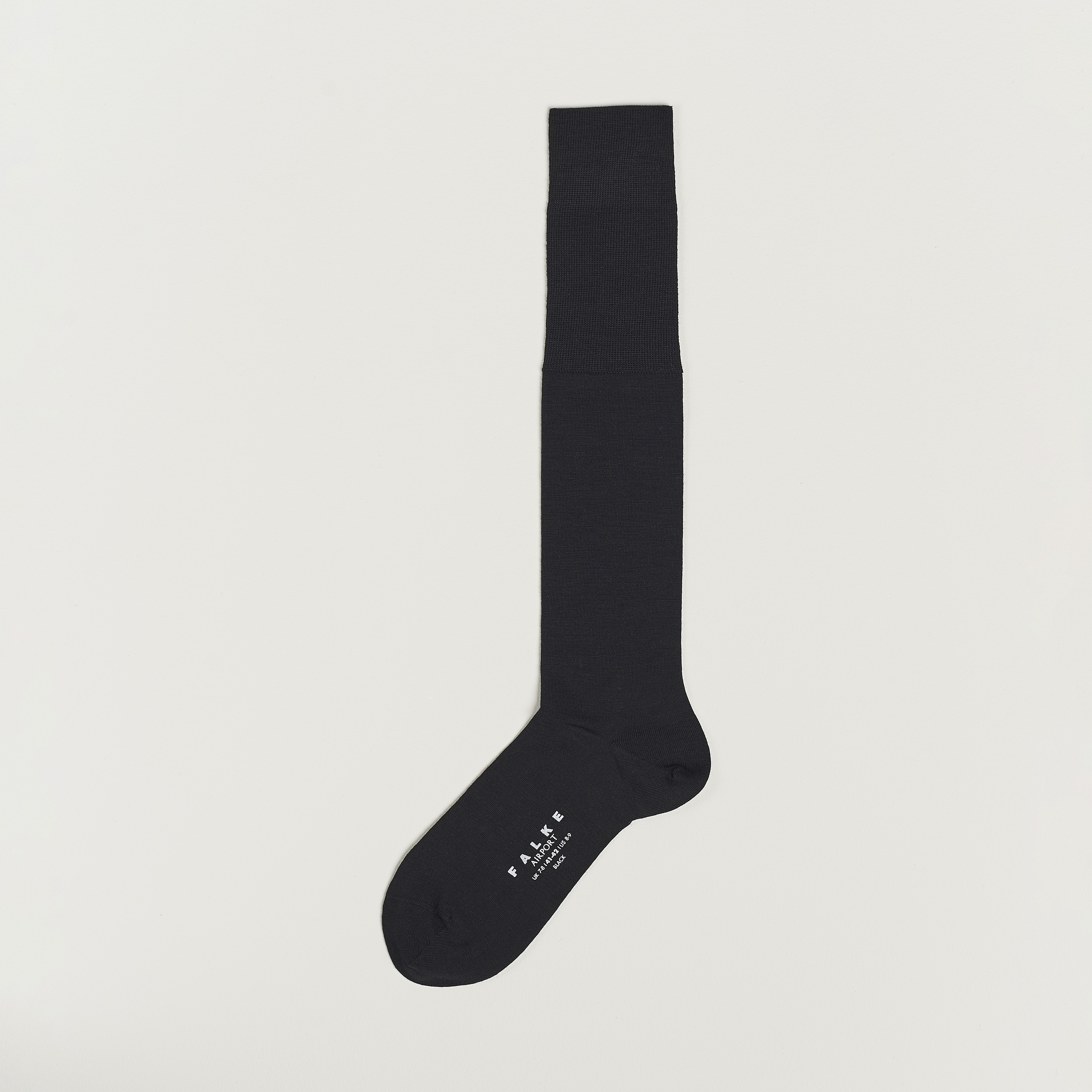 Falke Airport Knee Socks Black | Herr - Care of Carl