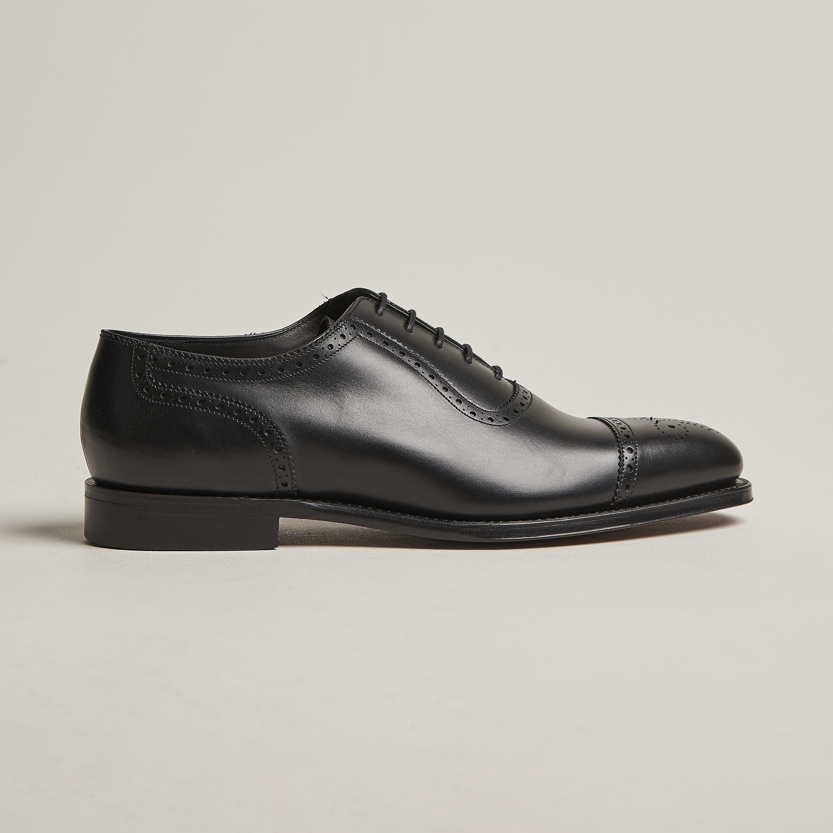 Loake 1880 Strand Brogue Black Calf | Herr - Care of Carl