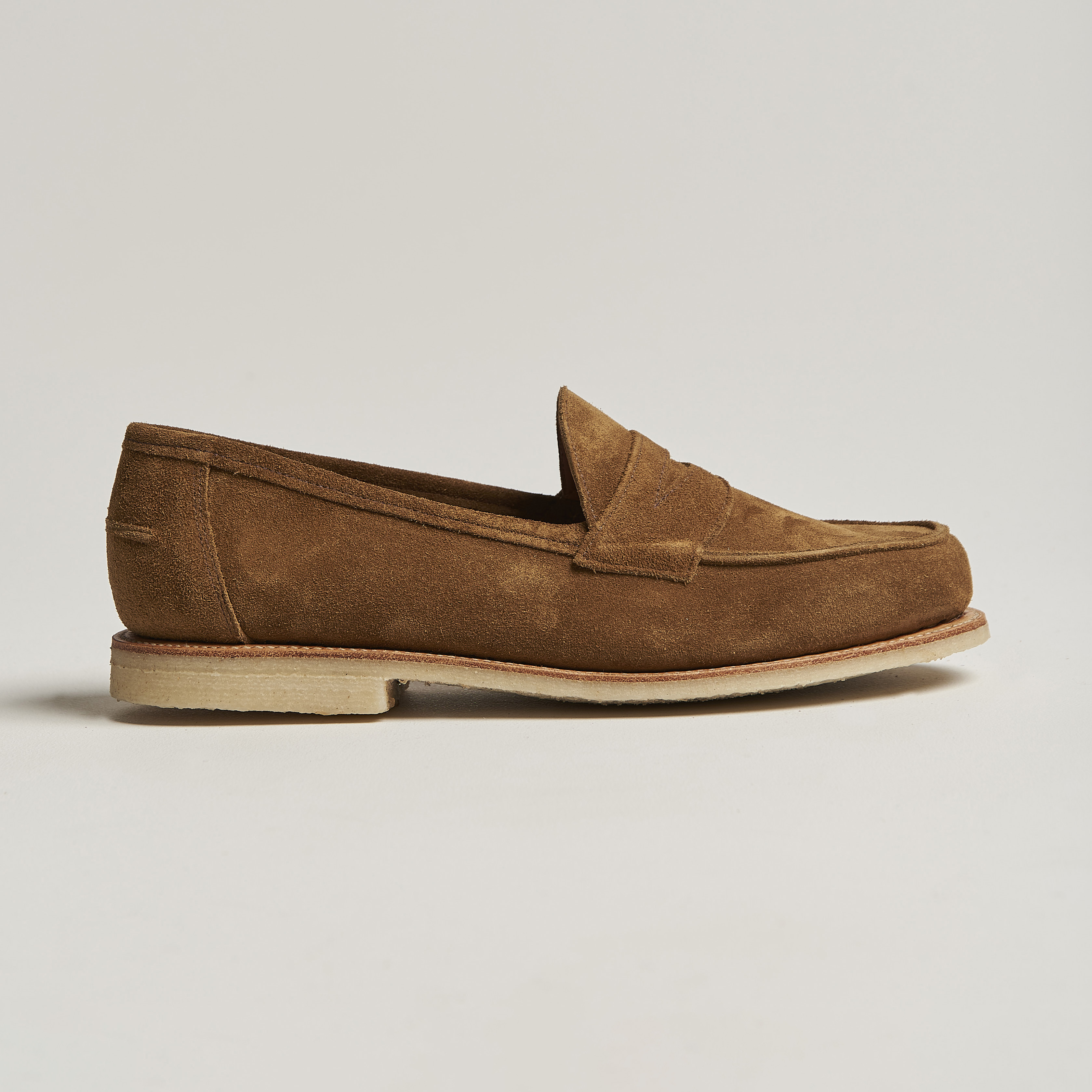 Sanders Edwin Unlined Suede Penny Loafer Tobacco | Herr - Care of Carl