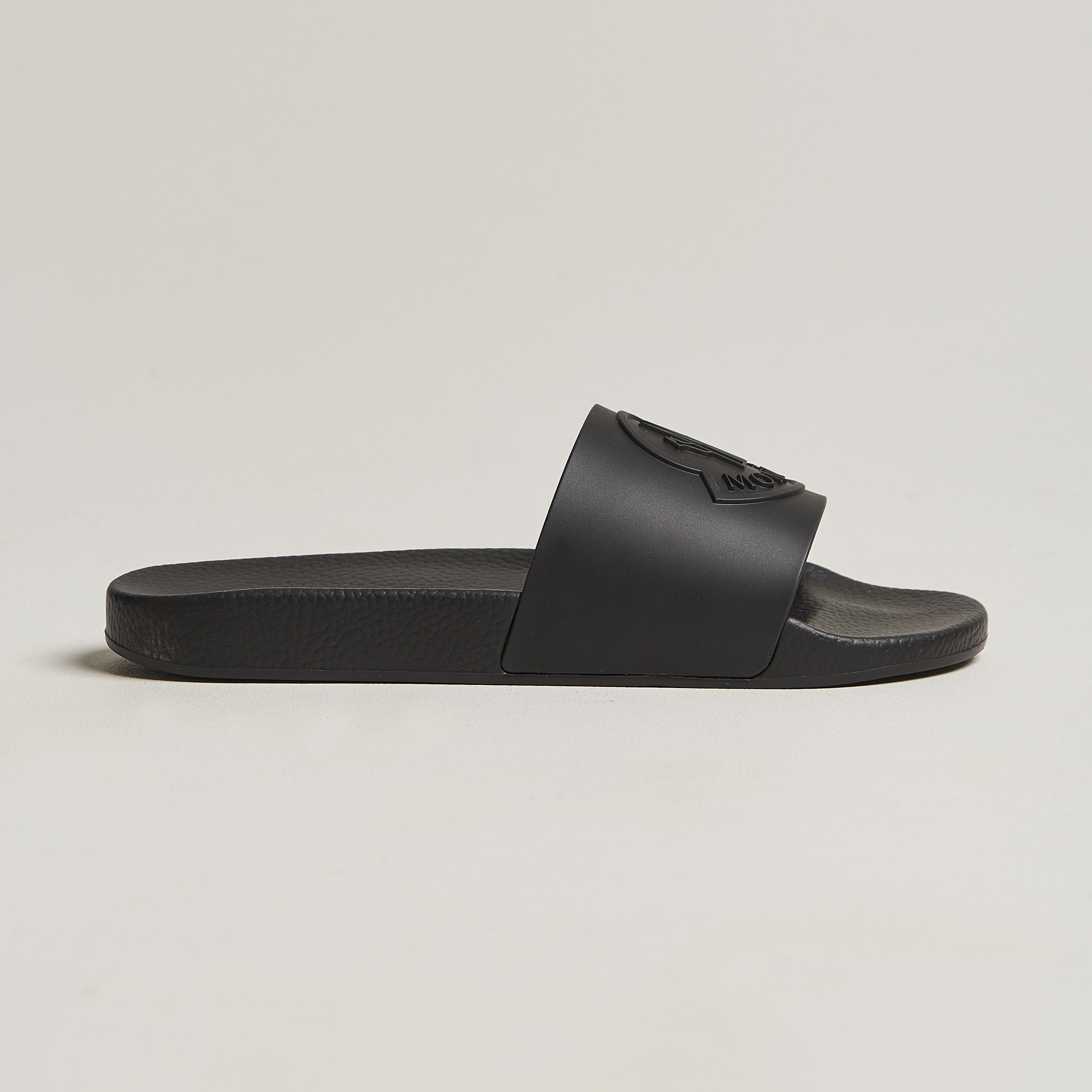 Moncler Basile Slides Black | Herr - Care of Carl