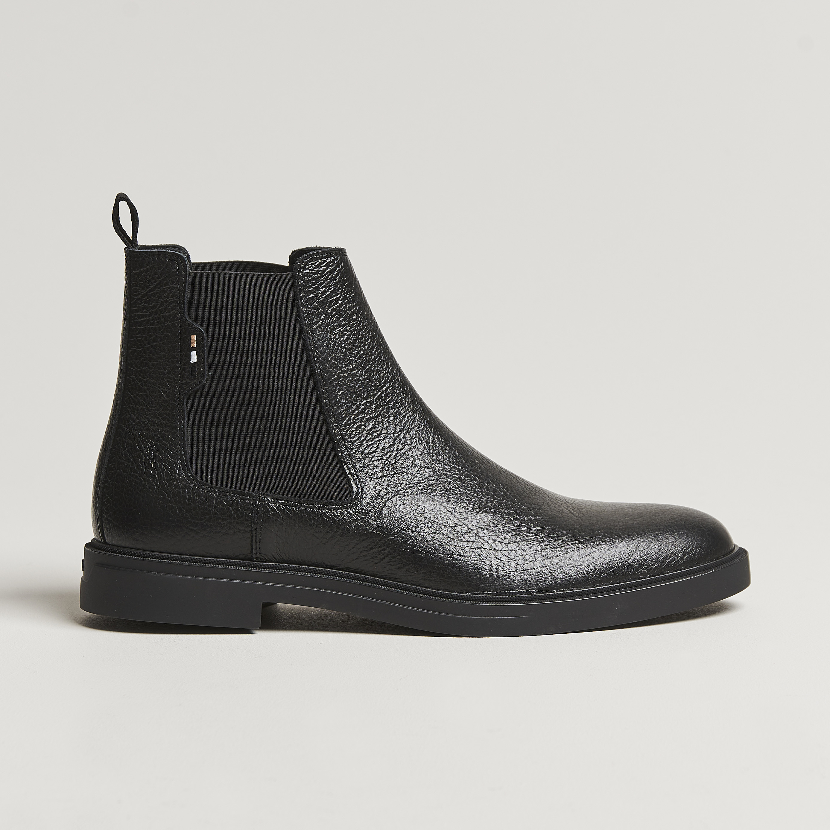BOSS BLACK Calev Grained Leather Chelsea Boot Black | Herr - Care of Carl