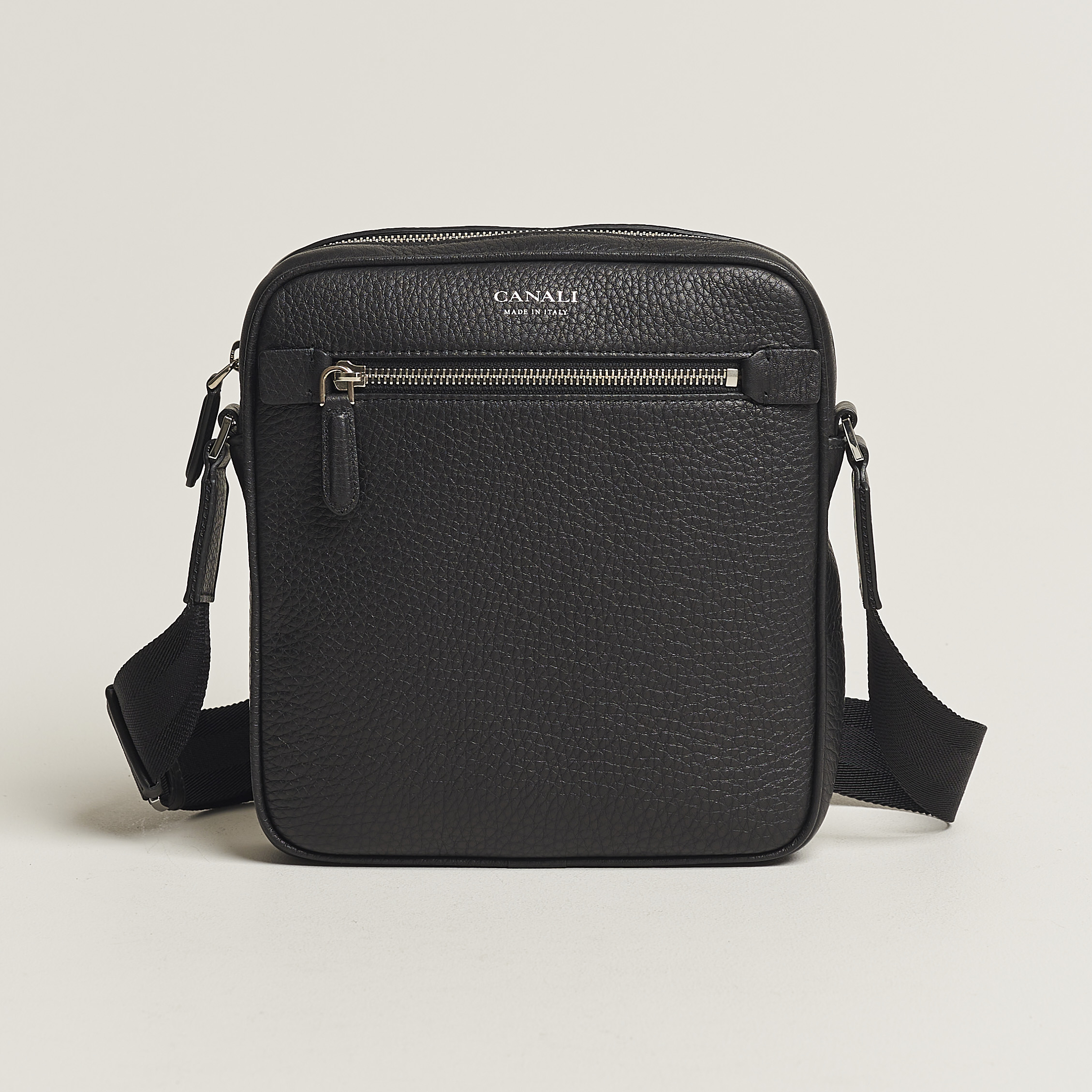 Canali Grain Leather Shoulder Bag Black | Herr - Care of Carl