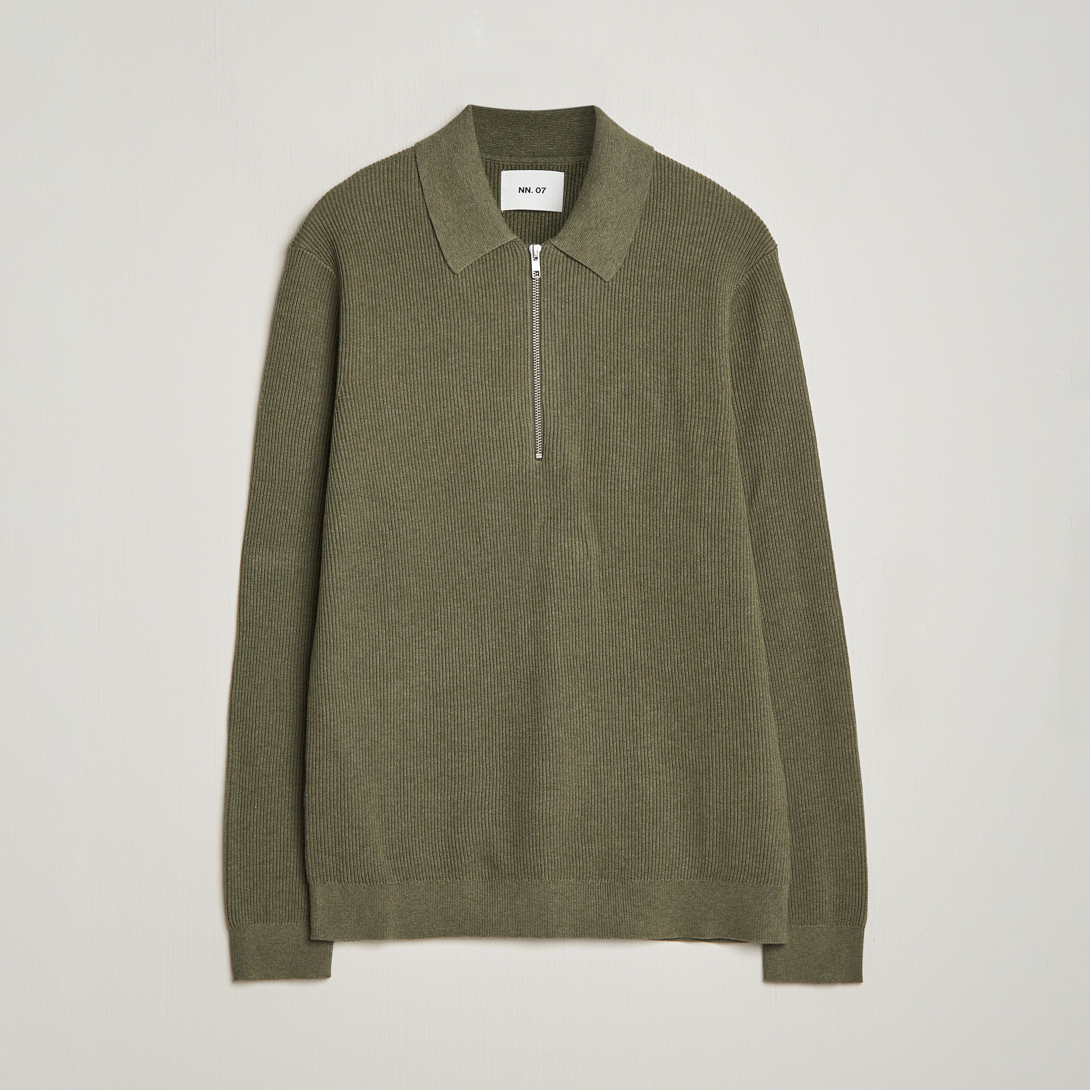 NN07 Hansie Knitted Half Zip Capers Green | Herr - Care of Carl