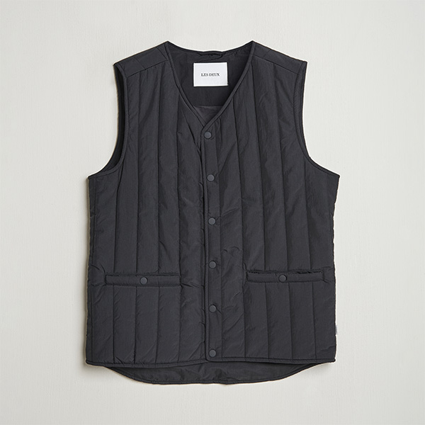 Les Deux Martin Nylon Paded Vest Black | Herr - Care of Carl