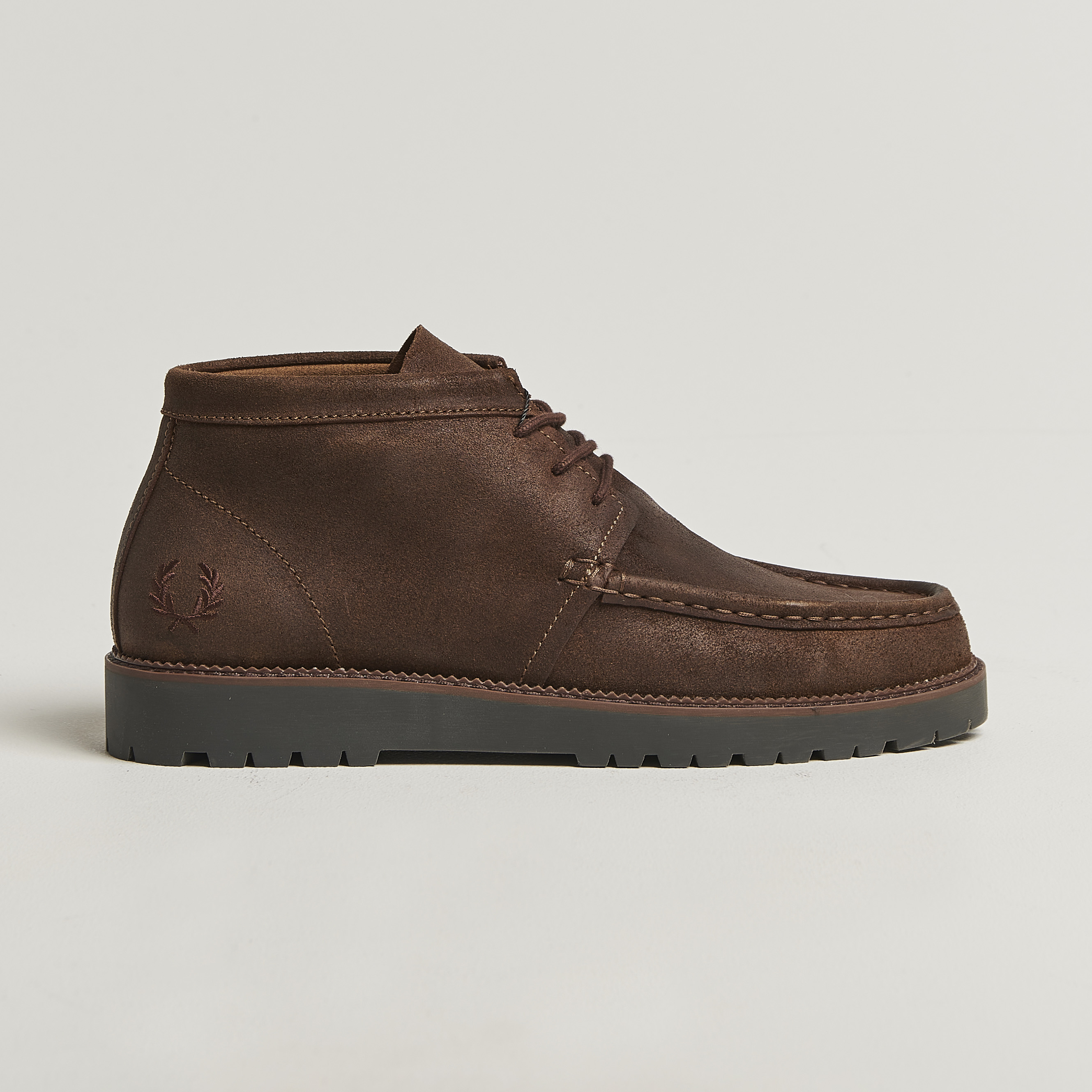 Fred Perry Kenny Waxed Suede Chukka Boot Burnt Tobacco | Herr - Care of Car