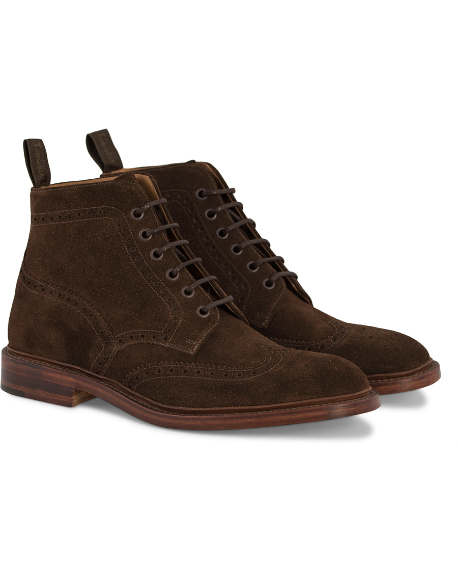 Loake 1880 Burford Brogue Boot Brown Suede hos CareOfCarl.se