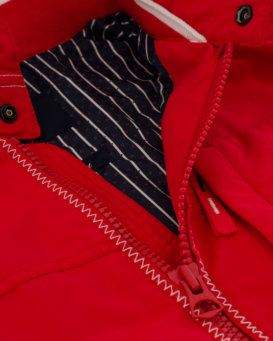 GANT The Rigger Jacket Bright Red hos CareOfCarl.se